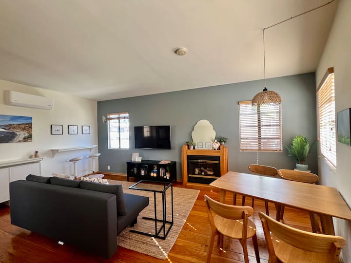 Cozy 2b2b Entire House With Garage Near Koreatown - Los Angeles Flower District