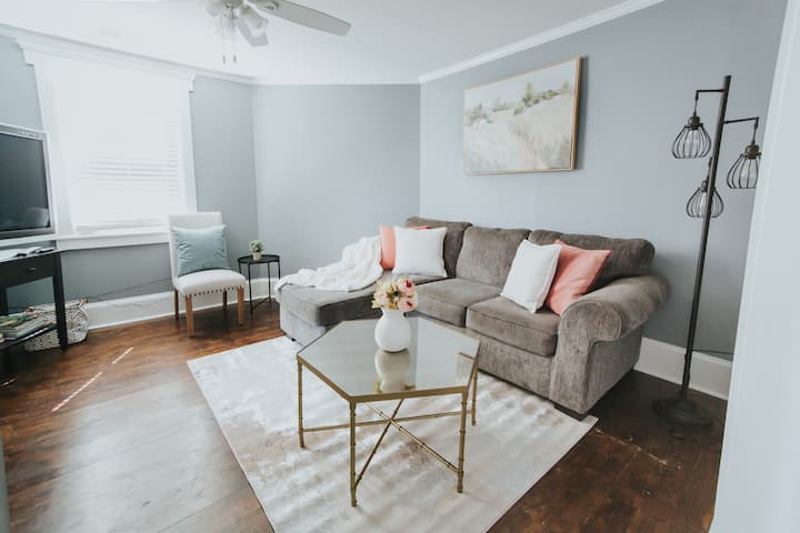 15 Mins Walk To Riverwalk, Brooklyn Arts Home! - Wilmington, NC