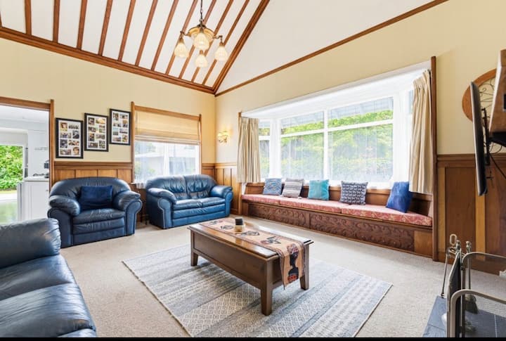 Grand On Parsons - Taranaki