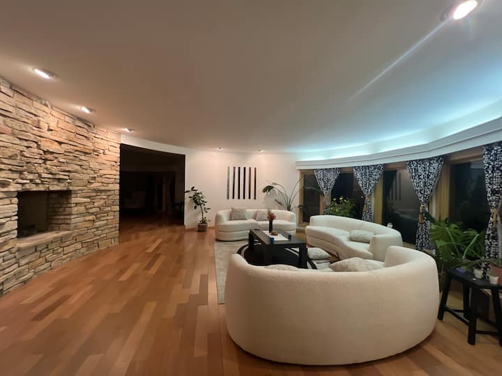 Oak Brook Private Suite - Oak Brook, IL