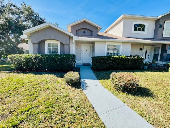 Beautiful House 20 Minutes From The Theme Parks - Orlando International Airport (MCO)