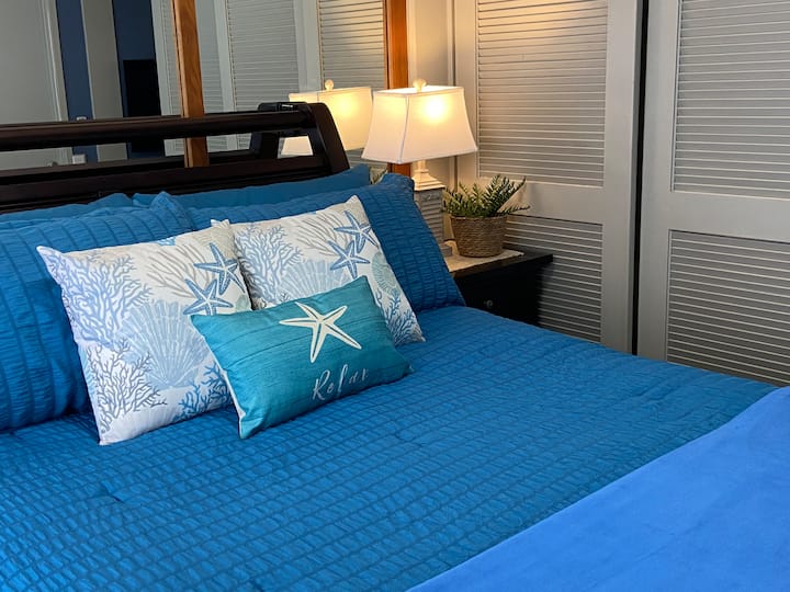 Wakiki Condo Near Beach, Kitchen, Pool, Sleeps 8 - Honolulu