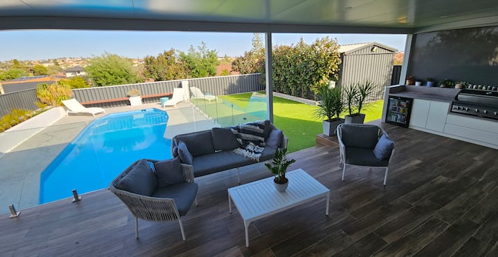 Oceanside By Day And Fireside By Night - 준달럽