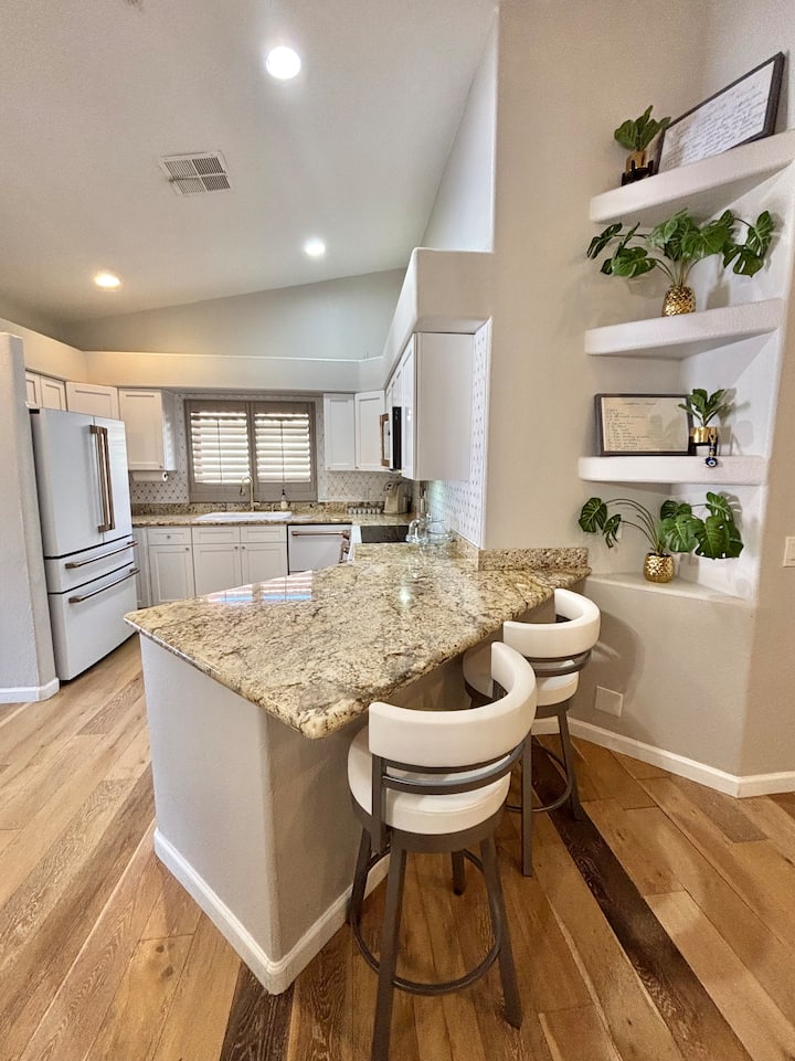 Modern Fountain Hills Home - Walk To Fountain! - Fountain Hills, AZ