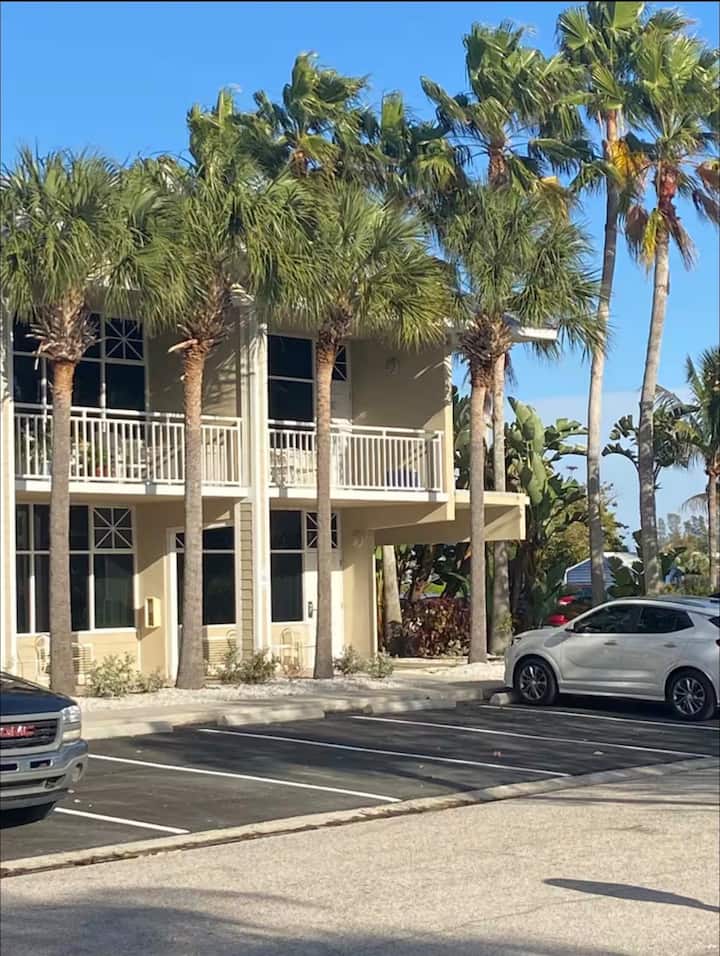 Relaxing First Floor Condo Located On Tampa Bay! - Bahia Beach, Ruskin