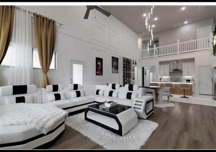 Mays Mansion - Waxahachie, TX