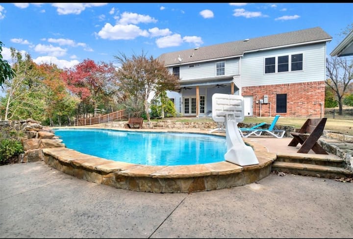 Secluded 5-acre Retreat W/ Resort Pool & Game Loft - Weatherford, TX