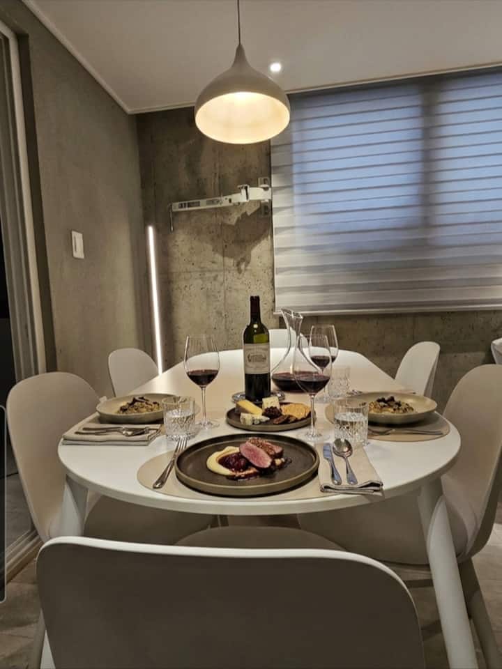 [New]오픈특가/호텔침구/침대3 개/ 최대6명/엘레베이터/ 아기의자/주차완비/전용테라스 - Naju-si