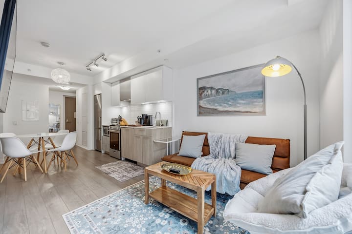 The Jarvis Downtown Hideaway | 1b1b+office - Toronto