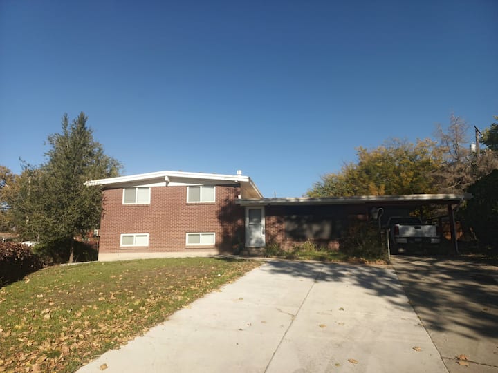 Cozy, Quiet, Furnished 1 Bedroom Apartment - Salt Lake City, UT