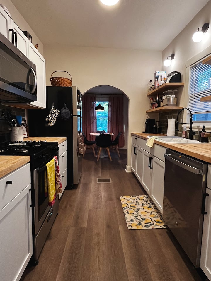 A Place To Hang In Kc - Kansas City