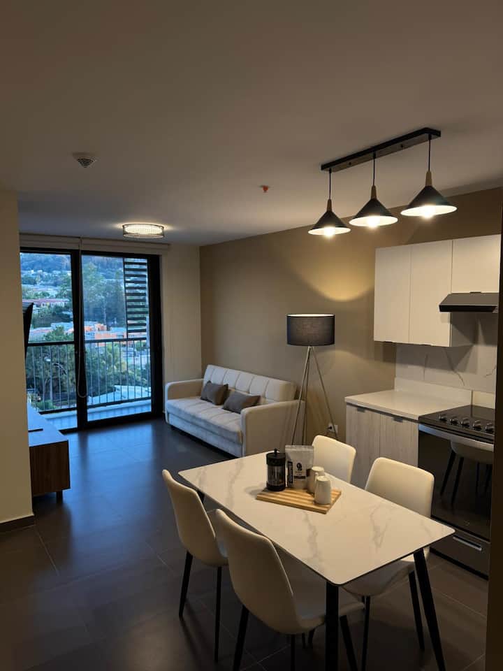 Apartamento Centrico Con Balcón Y Café - El Salvador