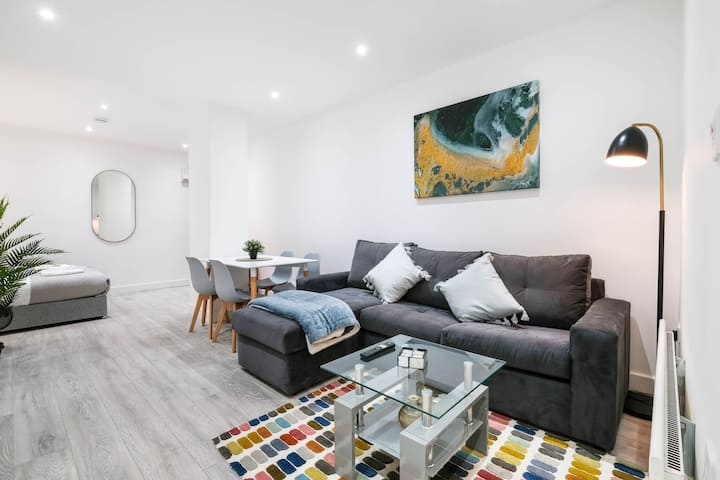 Luxurious 1 Bed Serviced Apt. 04 With Wi-fi - Corby