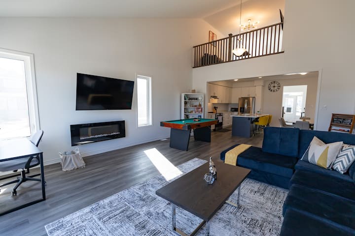 Wonderland Escape: Modern 3b/3b Retreat In Muskoka - ブレースブリッジ