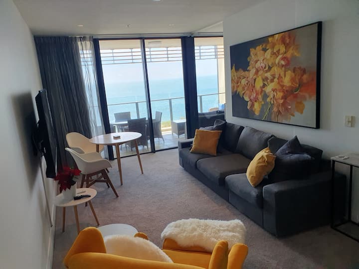 Privately Owned Unit In Mon Komo Hotel - Redcliffe