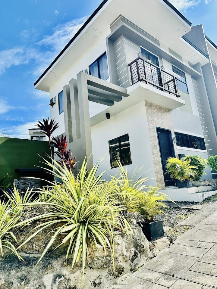 Brand New 3br House In Sterling Highlands - Talisay