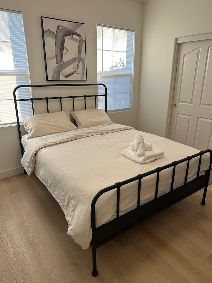 全新的独立套房 - Ontario, CA