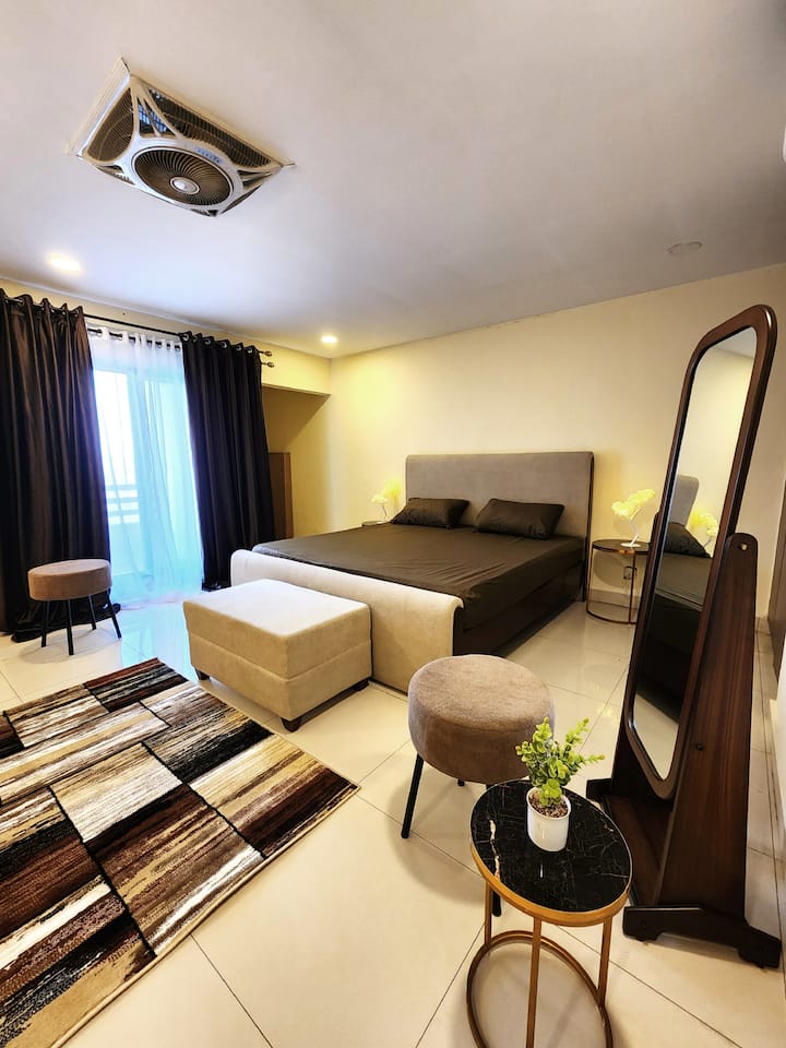 Velourlodge | 1bhk,netlflix |Pool, Gym&suana | Isb - Pakistan