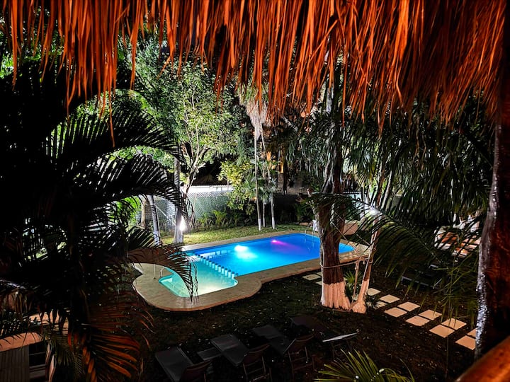 Amazing Deluxe King Bed W/balcony Near 5th Avenue - Playa del Carmen