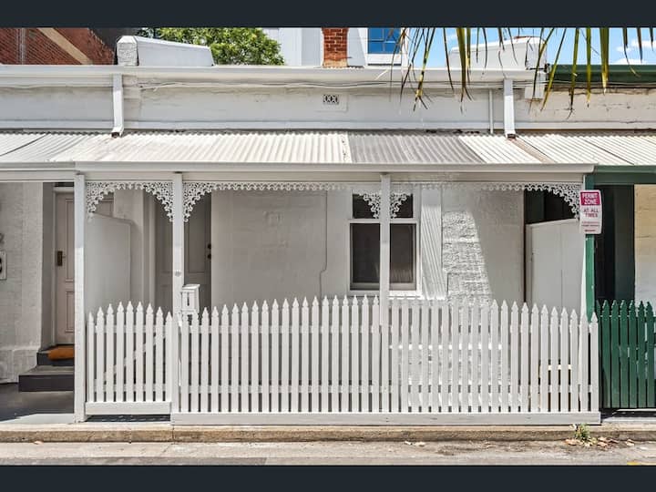 Elegant 1880s Cottage Steps From Markets & Dining - Adelaide