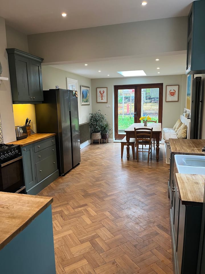 Victorian Family Home | 5 Min Walk To Ashley Cross - Sandbanks