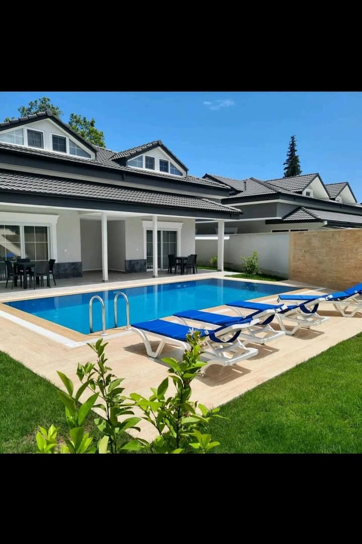 Diamond Villas- Ikiz Villa -B1 Blok- Ortak Havuzlu - Kemer