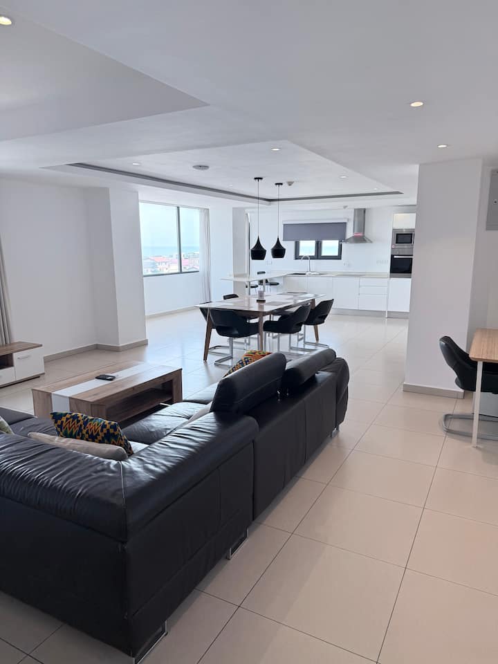 City Center Oasis| Ocean View | Rooftop Pool (3br) - Accra
