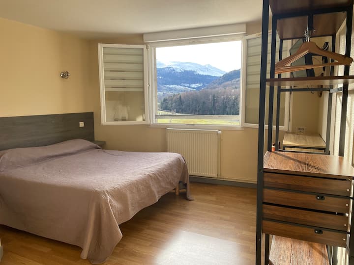 Petit Hôtel Familial Face Au Puy Mary - Salers