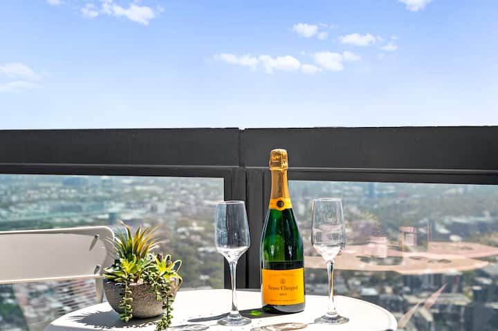 Lvl 65 Luxury Sky Apartment Cbd | Pool, Gym & Wifi - Australia