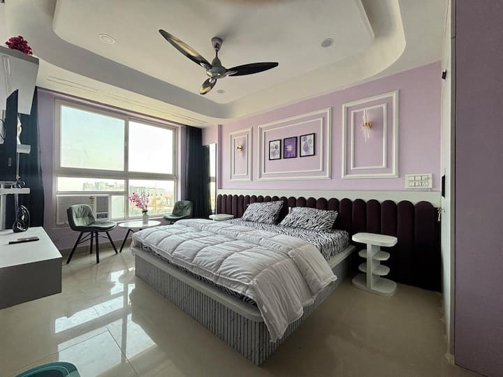 Hostara Suites | Private Design Studio In The Sky - Noida