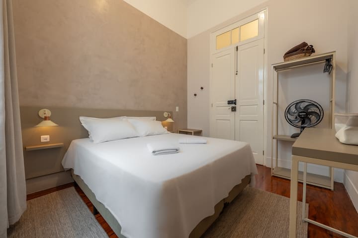 Quarto Duplo Em Casarão Central (Quarto 02) - Socorro