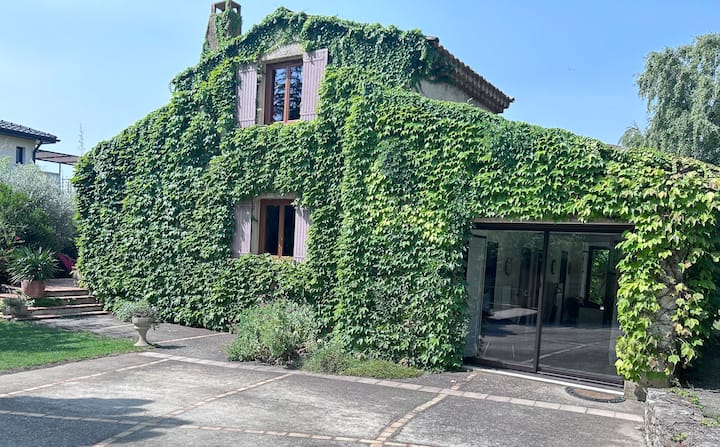 Mas Provençal Et Piscine · 4 Ch - Jusqu'à 10 Pers - Pont-Saint-Esprit