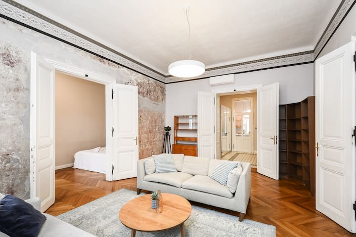 Stylish Old Town 2 Bedroom Apt With A/c & Wifi - Bratislava