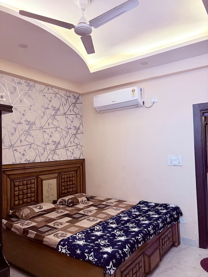 Opalite ,1bhk - Noida