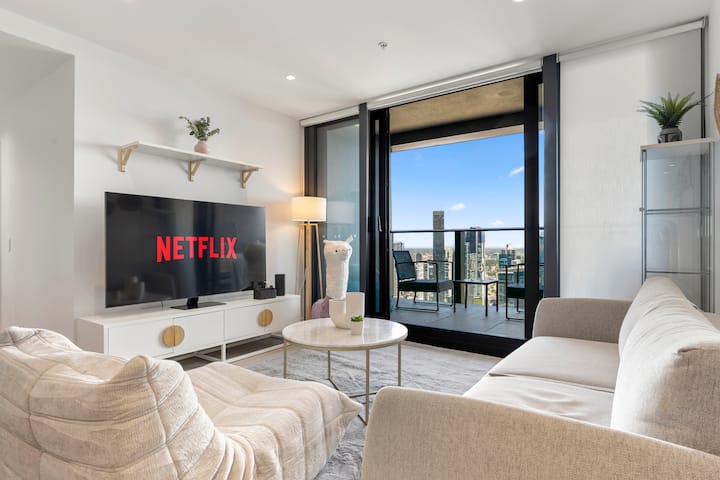 39th Floor Luxurious Spacious Apartment/ 1 Carpark - Australia
