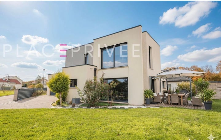 Maison Confortable à Uxegney Proche D’épinal - Épinal