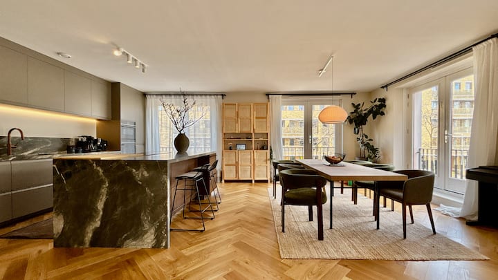 Spacious Family Home 3bed/2.5 Bath + Free Parking - Amsterdam