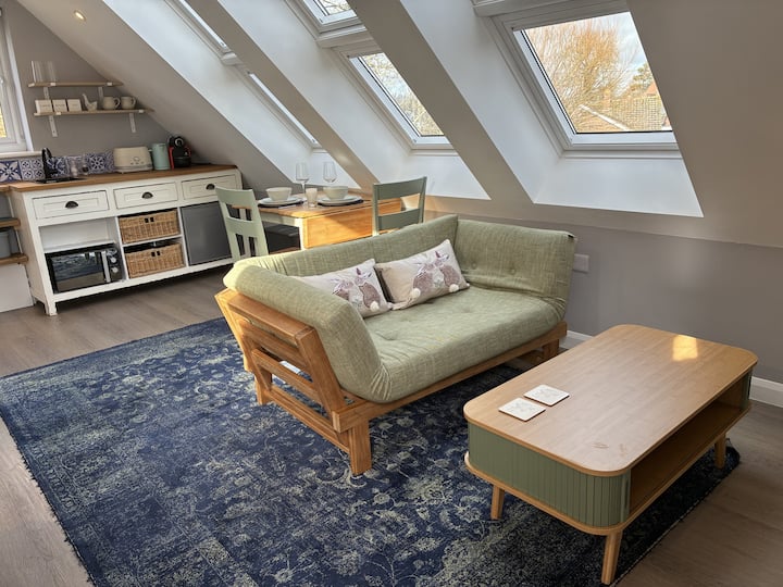 Jubilee Cottage Apartment – Peaceful Village Stay - 旺塔奇