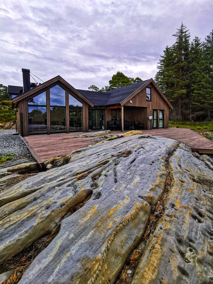 Nydelig Hytte Ved Sjøen - Florø