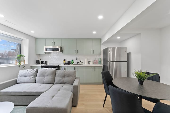 Modern 2br In Lakeview | Near Port Credit & Lake - Mississauga