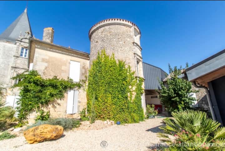 Logement 4-5 Pers - Charmante Demeure Charentaise - Château de Beaulon