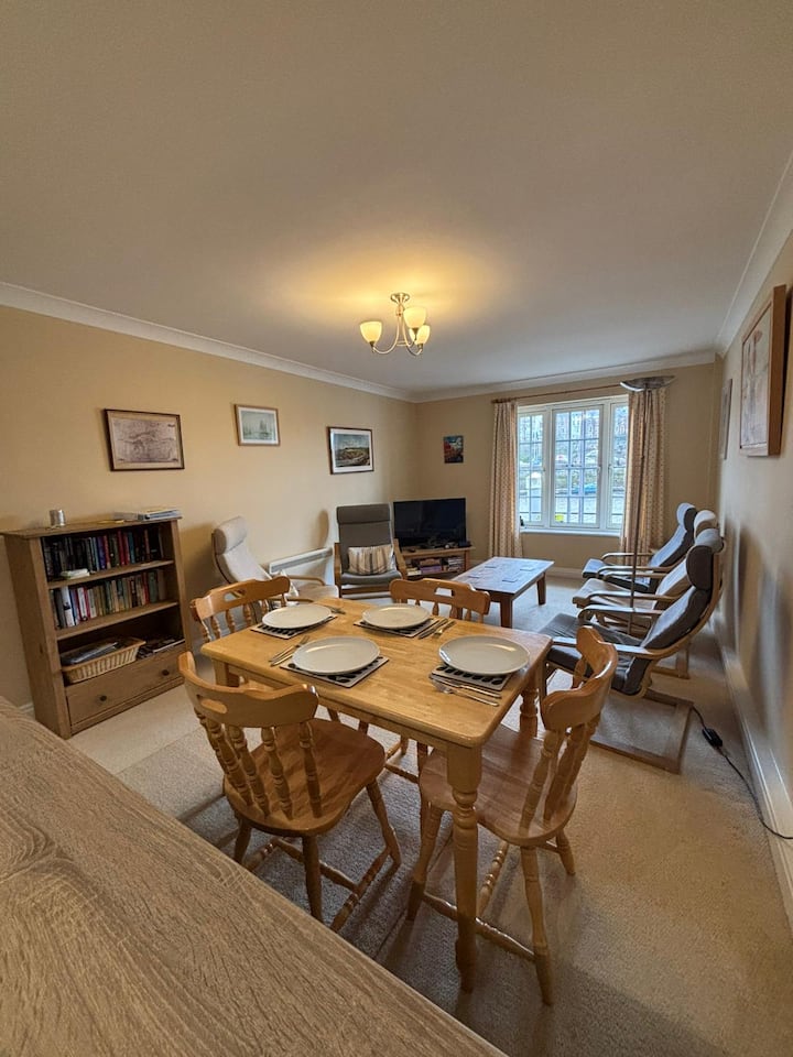 Harbour Watch — Waterfront 2 Bed Apmt With Parking - Robin Hood's Bay