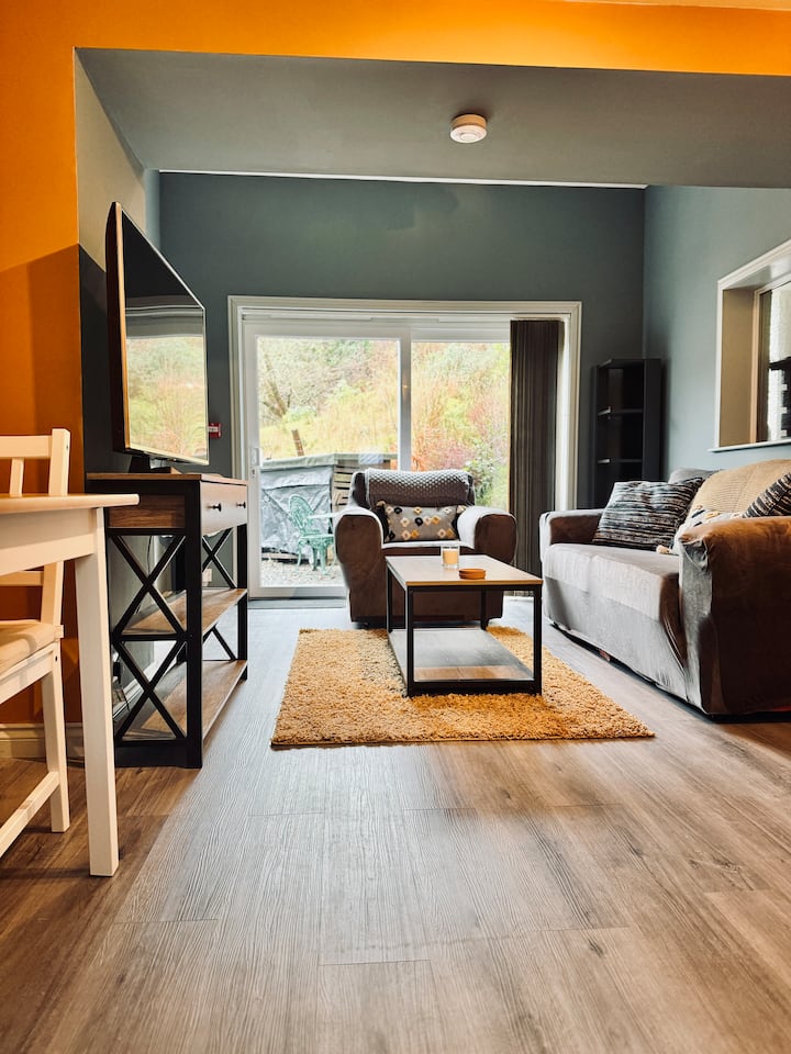 The Den | Private 1-bed With Outside Space - Inveraray