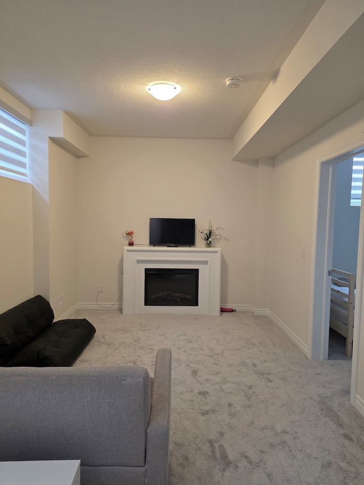 Cozy 1br Basement In-law Suite - Near New Library - Chicopee