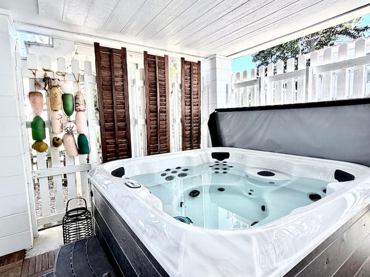 Gypsy Mariner -3 K, 1 Q Sleeper, Spa, Shuffleboard - Tybee Island, GA