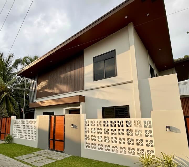 La Residencia Homestay | Functional Urban Living - Digos City