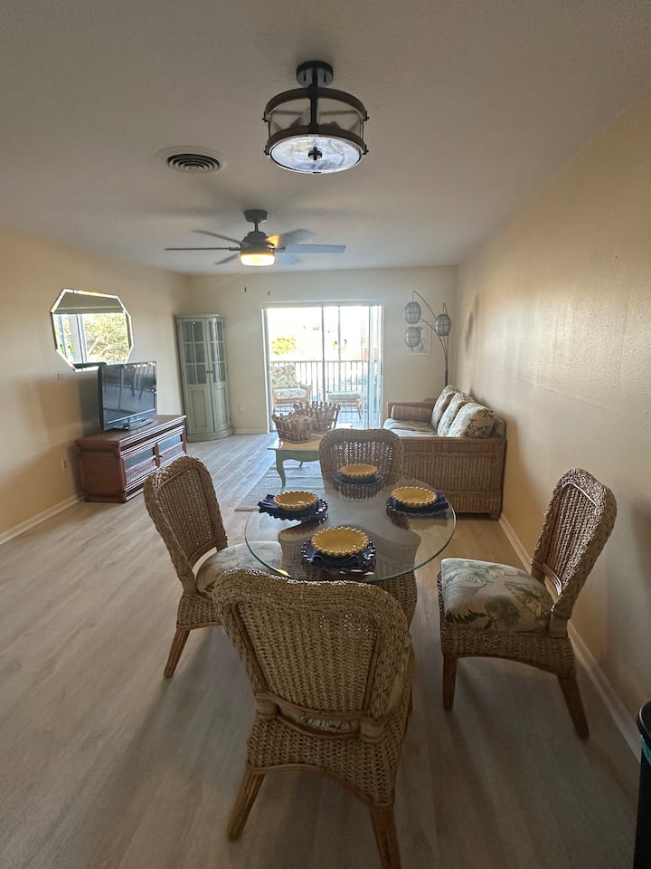 Beach Get Away Just Steps From Paradise. - Venice, FL