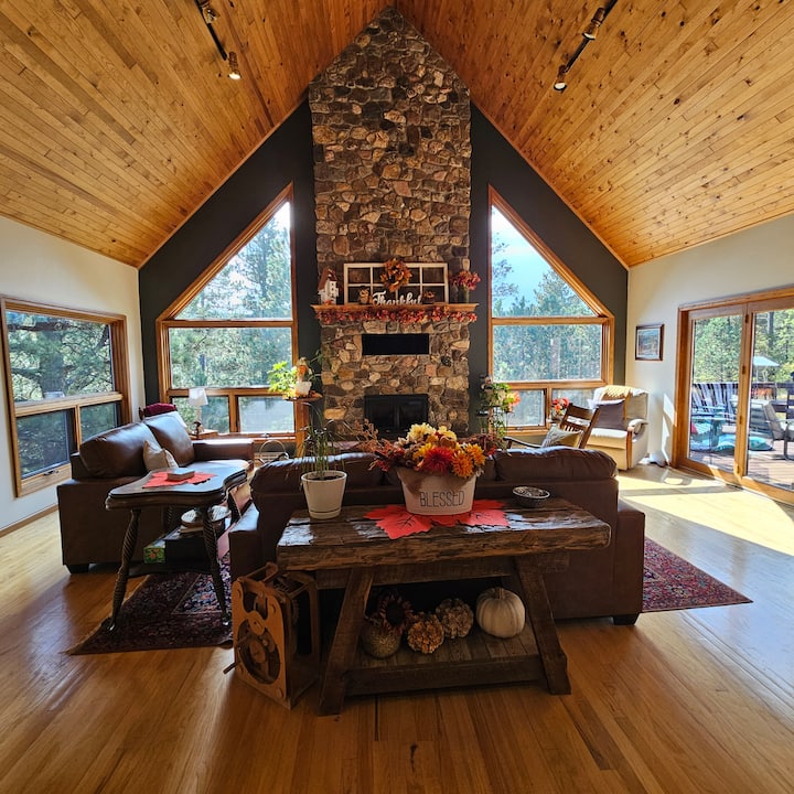 Black Hills Retreat | 5br | Theater + Hot Tub - Spearfish, SD