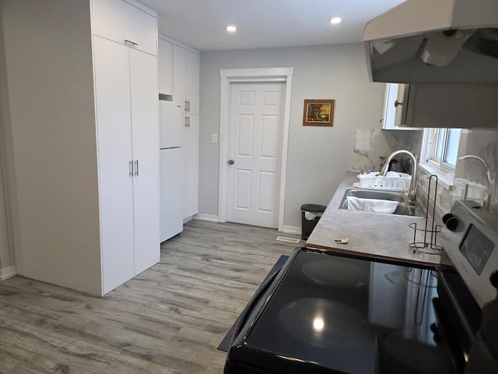 Cozy Private Room | Minutes To Rvh & College - Barrie