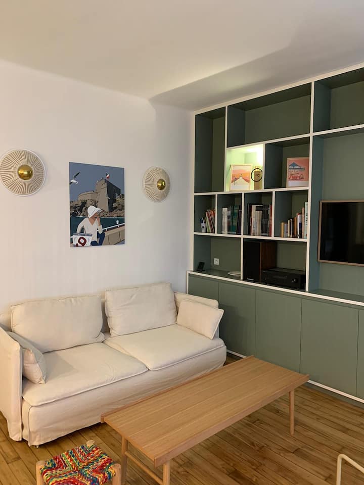 Appartement T4 Rénové, De 93 M², Intra-muros. - Saint-Malo